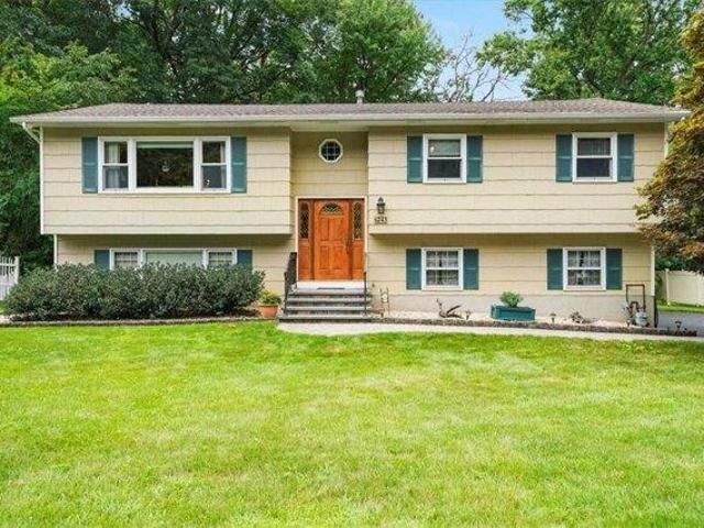house with 4 bedroom, Suffern NY DLS102279726