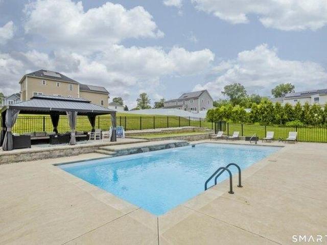 house with 4 bedroom, Suffield CT DLS103069894
