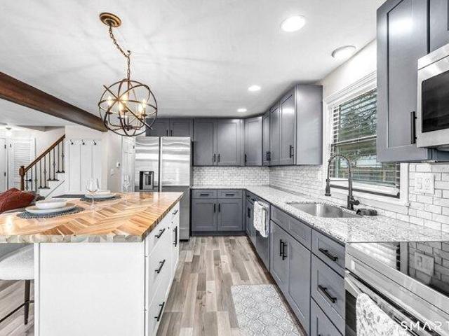 house with 4 bedroom, Suffield CT DS101896332