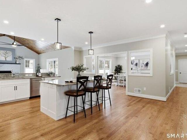 house with 4 bedroom, Suffield CT DS102476397
