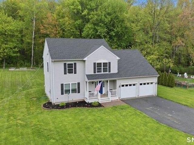 house with 4 bedroom, Suffield CT ES103186572