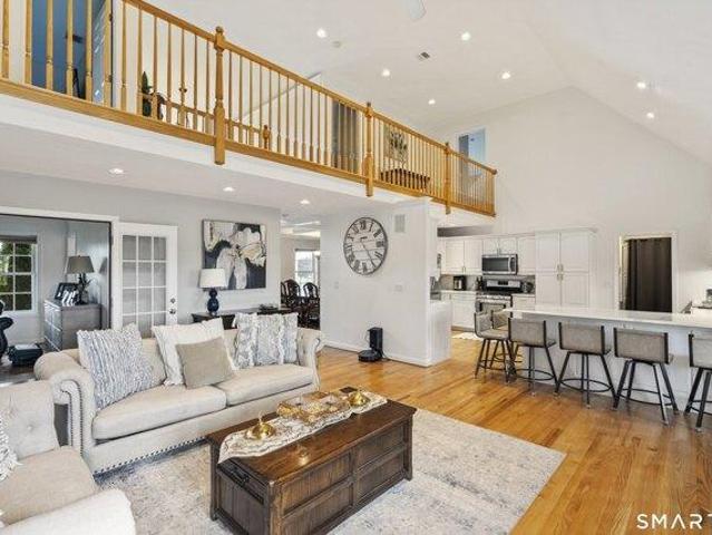 house with 4 bedroom, Suffield CT ES103437446
