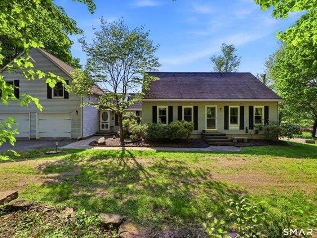 house with 4 bedroom, Suffield CT ES104834659