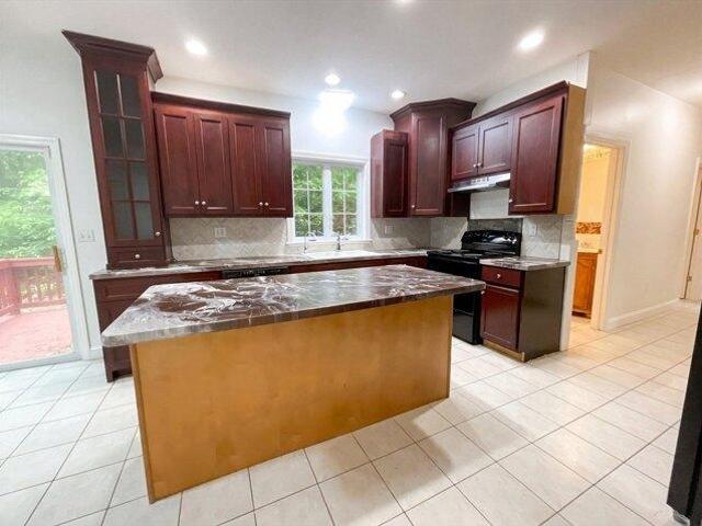 house with 4 bedroom, Sutton MA DS104076683