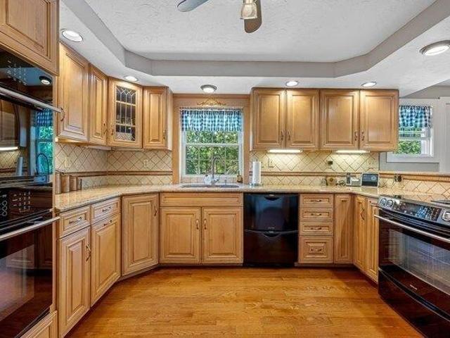 house with 4 bedroom, Sutton MA DS104115992