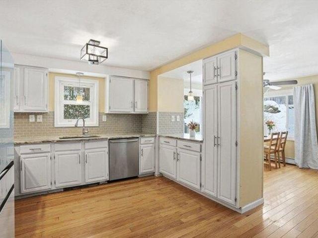 house with 4 bedroom, Sutton MA ES103499571
