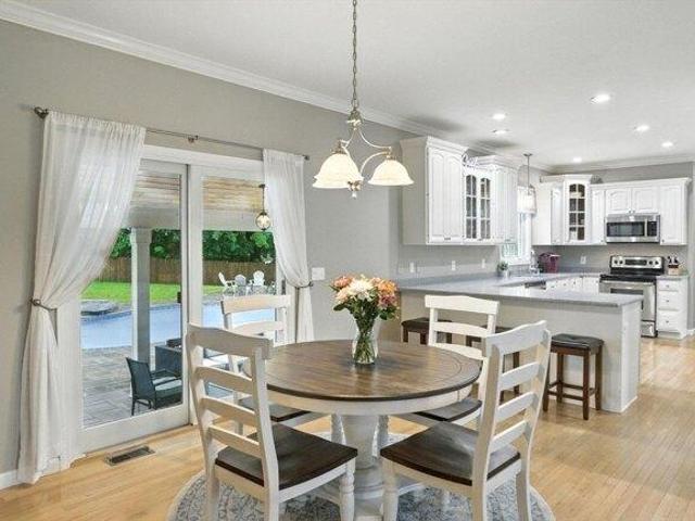 house with 4 bedroom, Sutton MA ES104478816