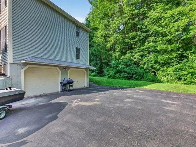 house with 4 bedroom, Sutton MA ES104479227