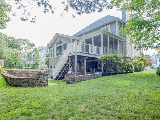 house with 4 bedroom, Sutton MA ES104540644