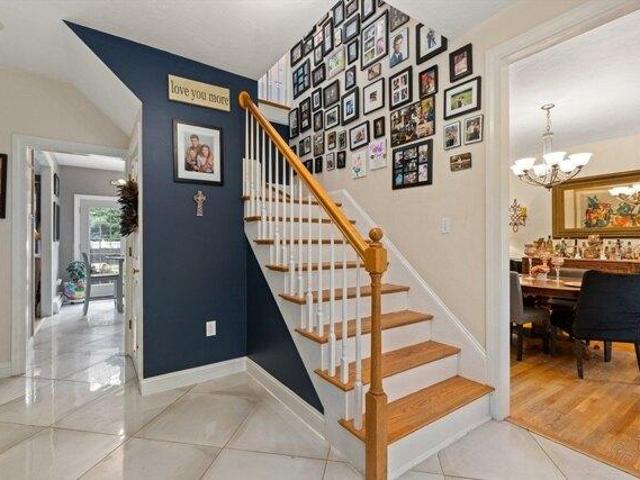 house with 4 bedroom, Sutton MA ES104544160