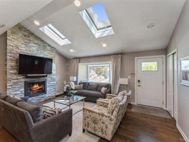 house with 4 bedroom, Syosset NY ES104905597