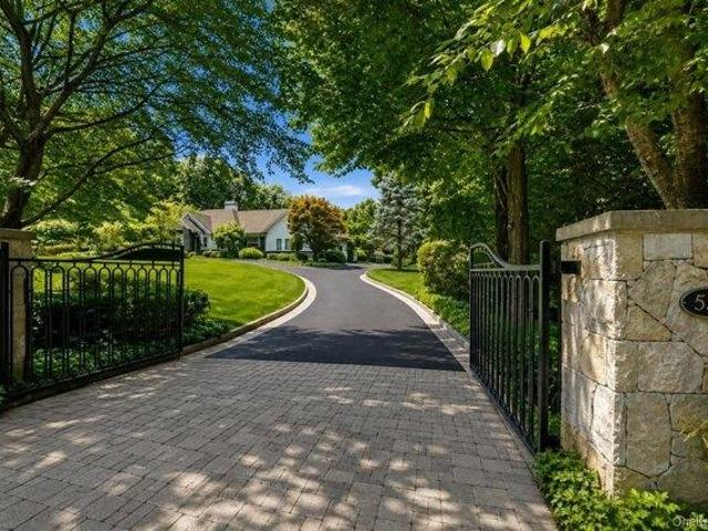 house with 4 bedroom, Syosset NY ES104908327
