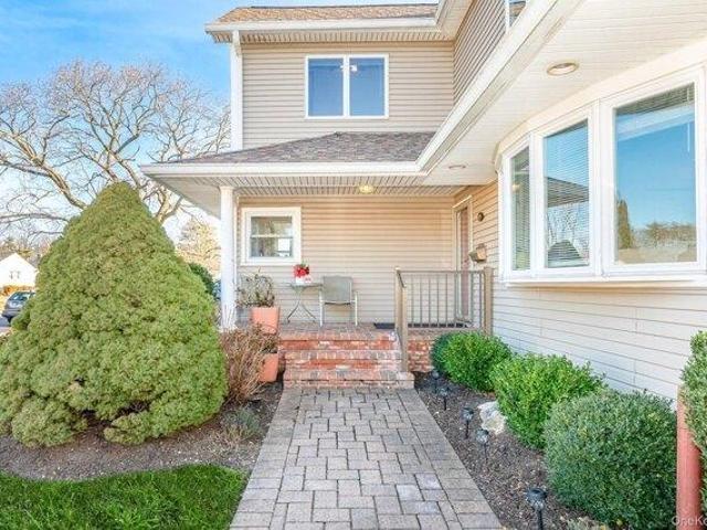 house with 4 bedroom, Syosset NY ES104922088