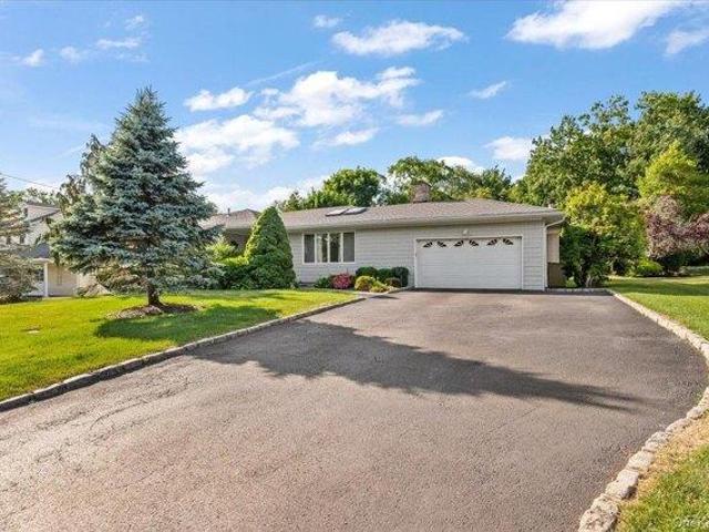 house with 4 bedroom, Syosset NY ES103624712