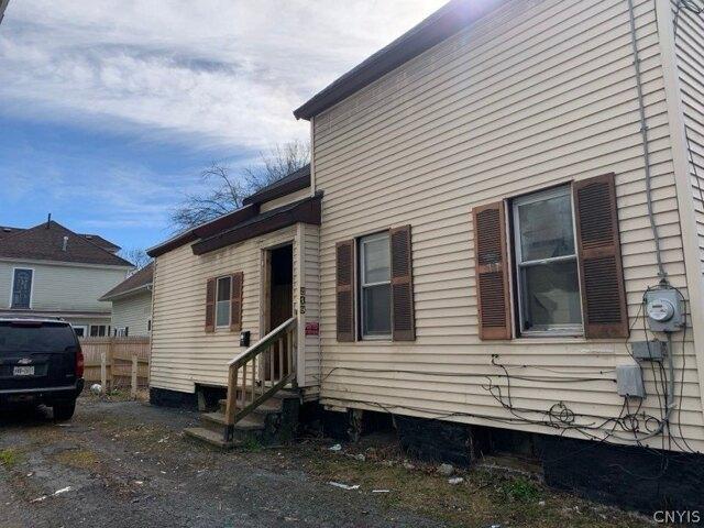 house with 4 bedroom, Syracuse NY ES103627479