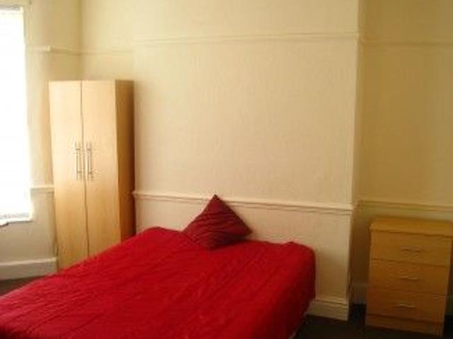 House with 4 Double Bedrooms close to Uni Campuses