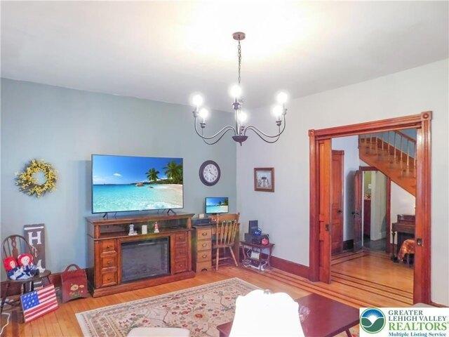 house with 5 bedroom, Tamaqua PA ES104905219