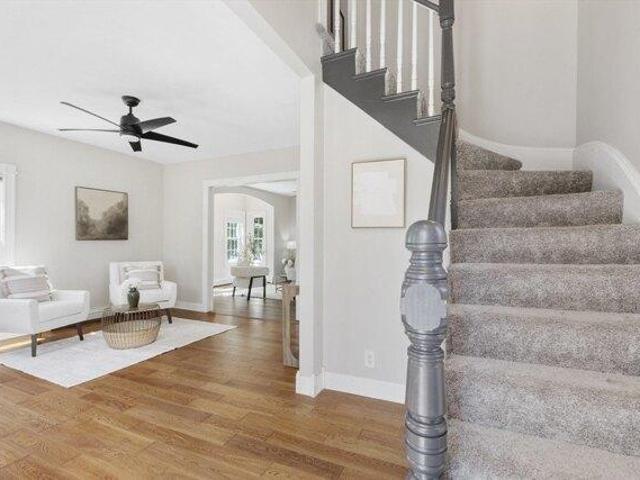house with 5 bedroom, Taunton MA ES105080326