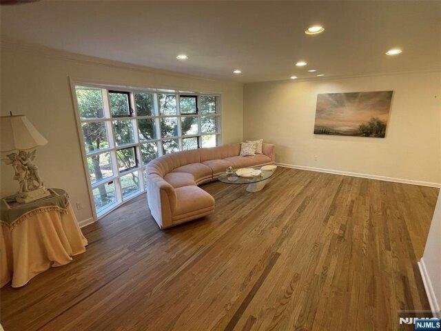 house with 5 bedroom, Teaneck NJ DLS101707988