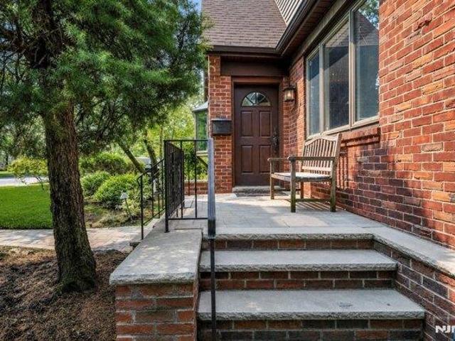 house with 5 bedroom, Teaneck NJ ES104609090