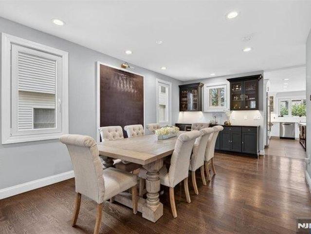 house with 5 bedroom, Teaneck NJ ES105140764