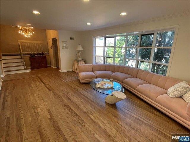 house with 5 bedroom, Teaneck NJ ES105158402