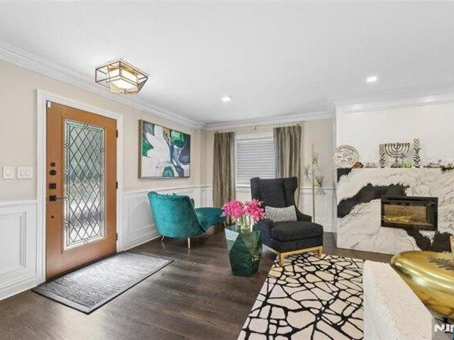 house with 5 bedroom, Teaneck NJ ES105159670