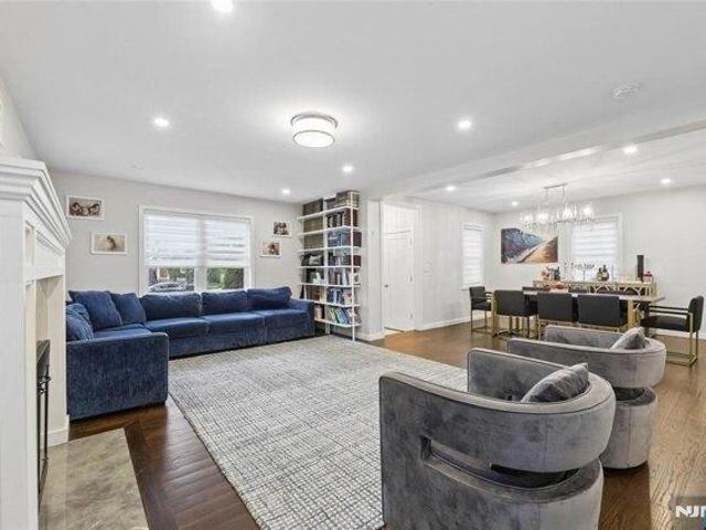 house with 5 bedroom, Teaneck NJ ES105174972