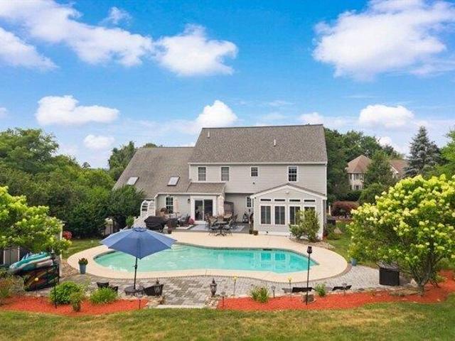 house with 5 bedroom, Tewksbury MA ES104440368