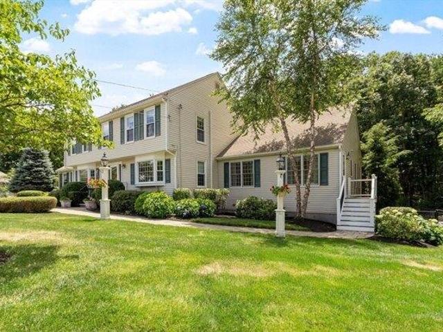 house with 5 bedroom, Tewksbury MA ES104442556