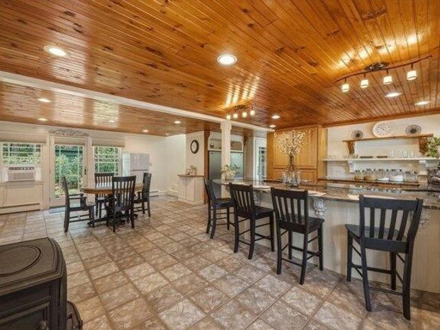 house with 5 bedroom, Tewksbury MA ES104789898