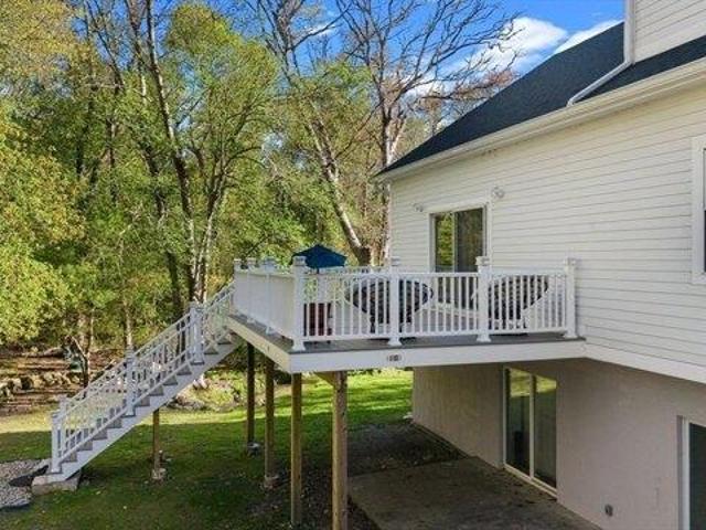 house with 5 bedroom, Tiverton RI ES103162566