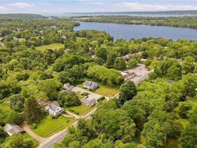 house with 5 bedroom, Tiverton RI ES104479424