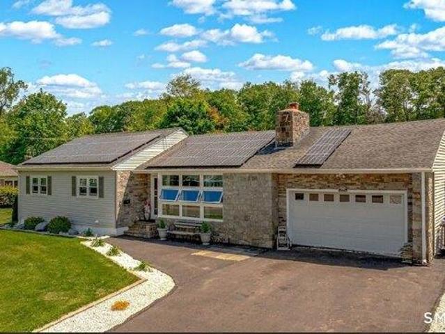 house with 5 bedroom, Torrington CT DLS102777262