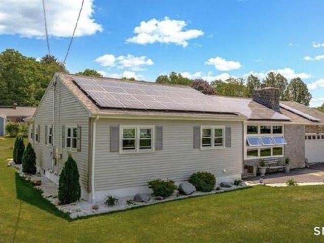 house with 5 bedroom, Torrington CT ES104264991