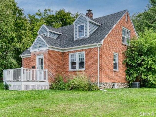 house with 5 bedroom, Torrington CT ES105126861