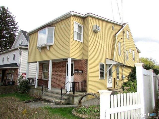 house with 5 bedroom, Torrington CT ES105158277