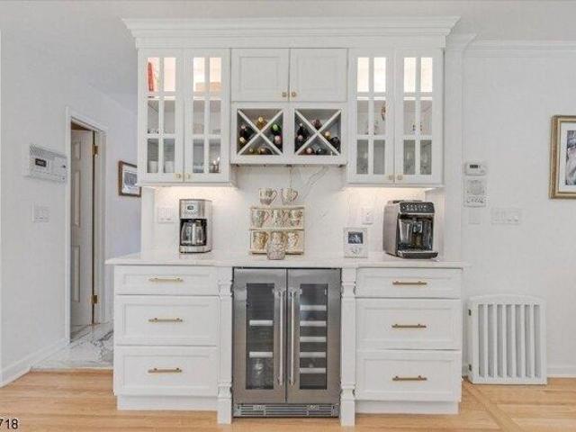 house with 5 bedroom, Totowa NJ DS102215472