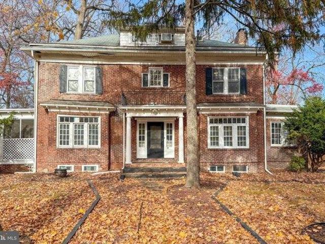 house with 5 bedroom, Trenton NJ DLS101631866
