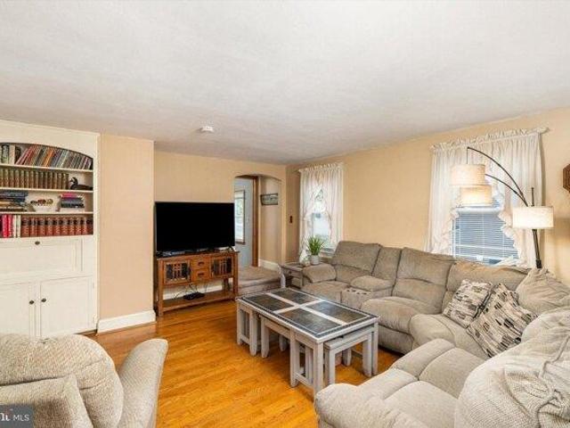 house with 5 bedroom, Trenton NJ DS103621550