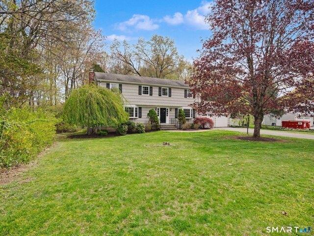 house with 5 bedroom, Trumbull CT DLS102211527