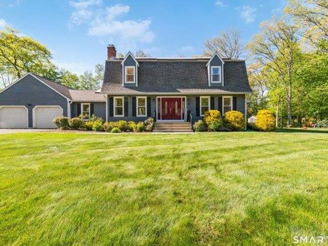 house with 5 bedroom, Trumbull CT DS102828478