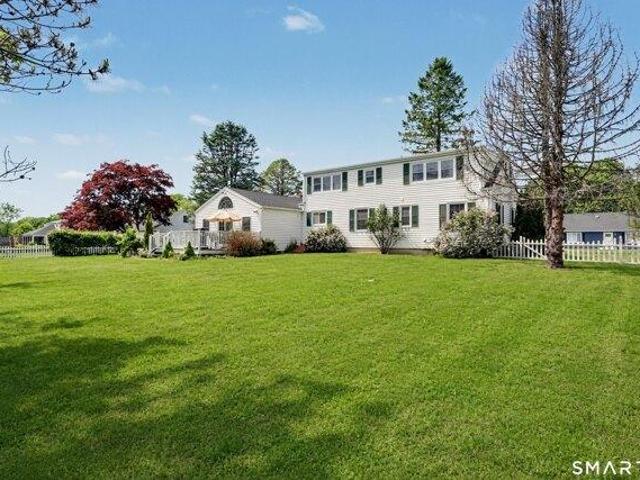 house with 5 bedroom, Trumbull CT DS103070518