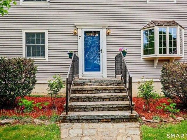 house with 5 bedroom, Trumbull CT ES102826739