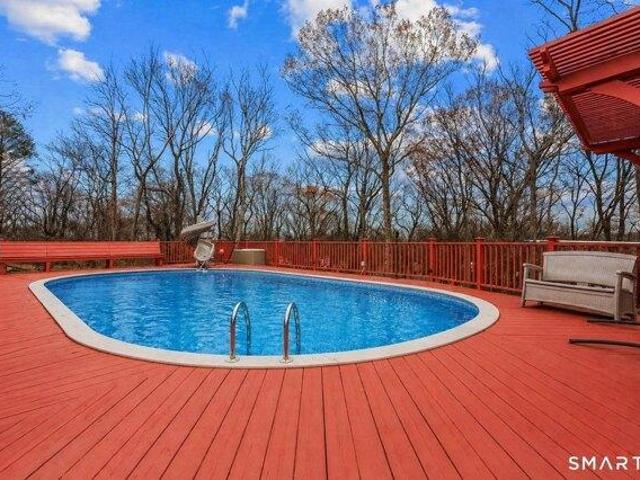 house with 5 bedroom, Trumbull CT ES105207298
