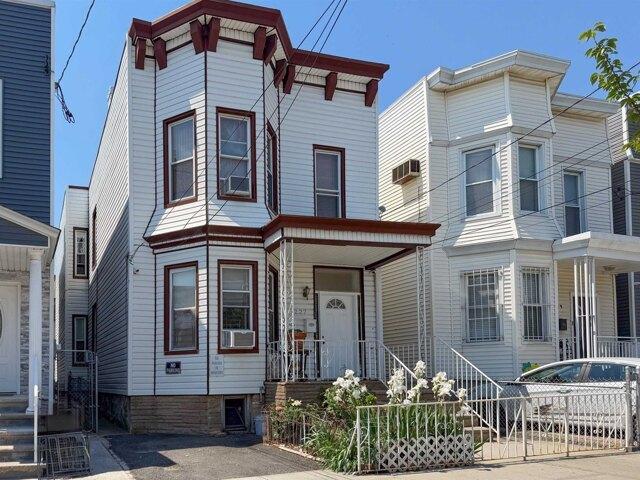 house with 5 bedroom, Union City NJ ES104150925