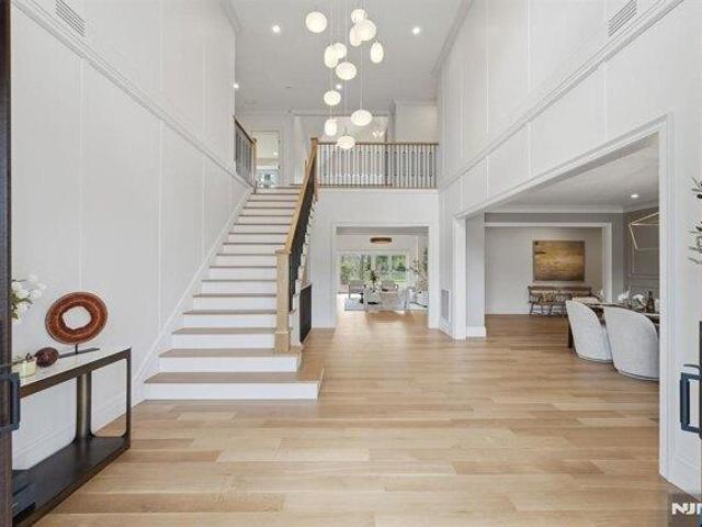 house with 5 bedroom, Upper Saddle River NJ DLS102212304