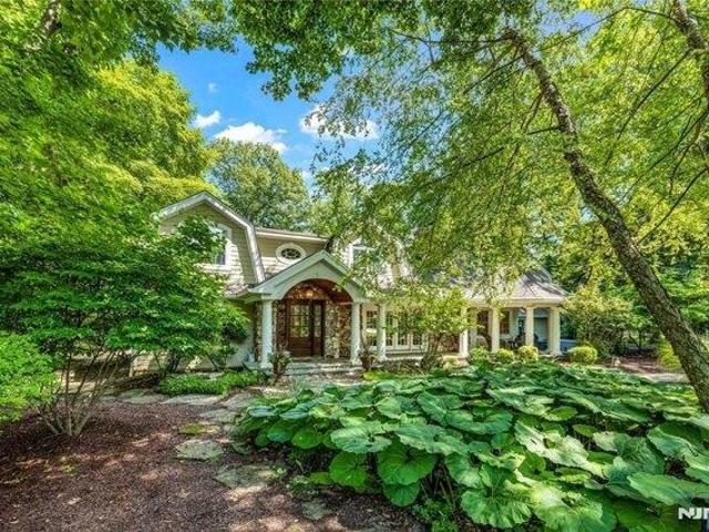 house with 5 bedroom, Upper Saddle River NJ DS104189516