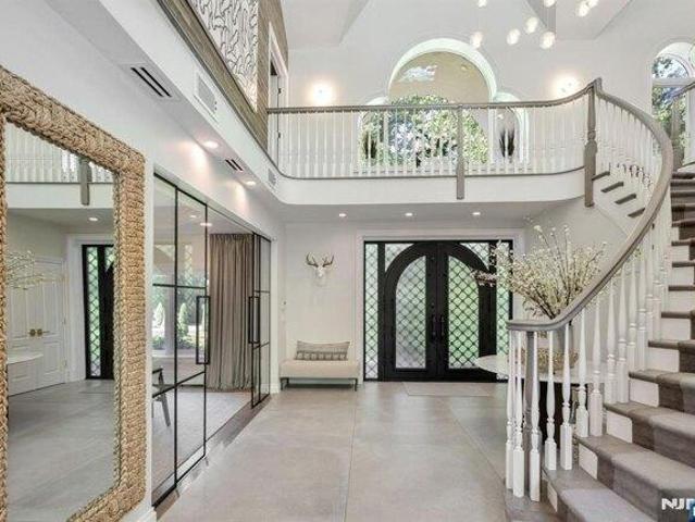 house with 5 bedroom, Upper Saddle River NJ DS104236804