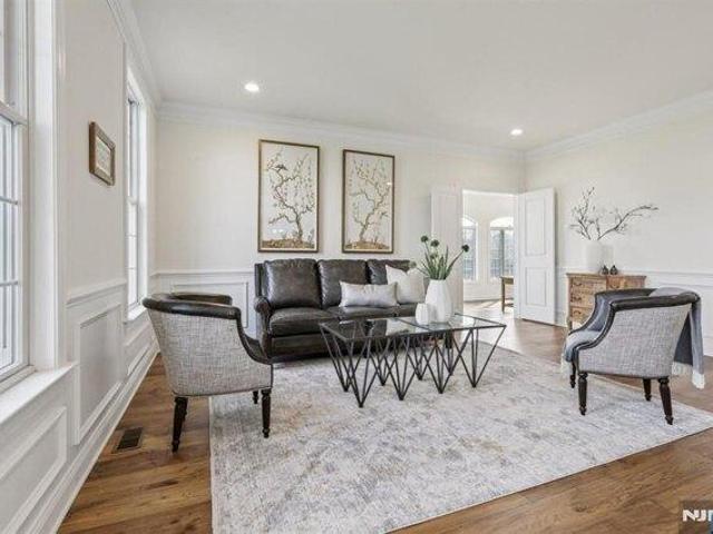 house with 5 bedroom, Upper Saddle River NJ ES104235633